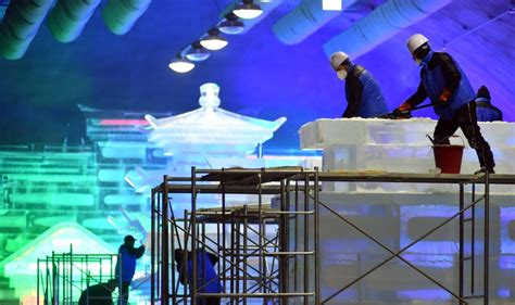 [포토] 모습 드러낸 화천 실내얼음조각광장