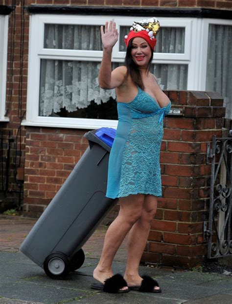 Lisa Appleton On Boxing Day Takes Bins Out 12 26 2018 Hawtcelebs