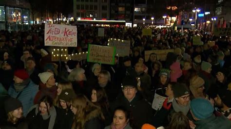 Demos Gegen Rechts Zehntausende Skandieren Ganz Köln Hasst Die Afd