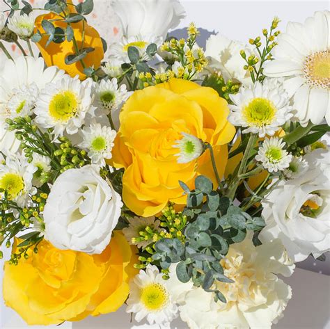 서프라이즈 플라워박스 옐로우 원모먼트