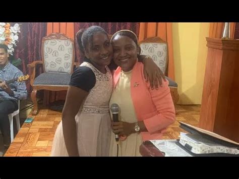 Cumplimos El Sue O De Esta Ni A El D A De Su Cumplea Os Cantar Con Anabel Se Busca Un Atalaya