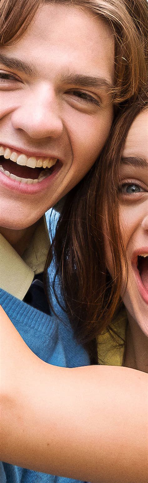 800x2600 Joey King And Jacob Elordi The Kissing Booth 800x2600 Resolution
