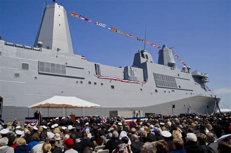 Photo Commissioning Of Uss Arlington Lpd 24 Hii News
