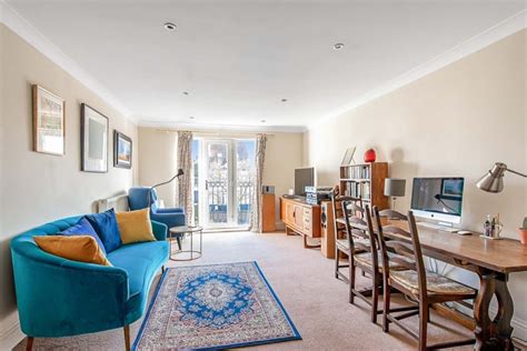 St James S Place Lennox Road Gravesend DA11 2 Bedroom Apartment