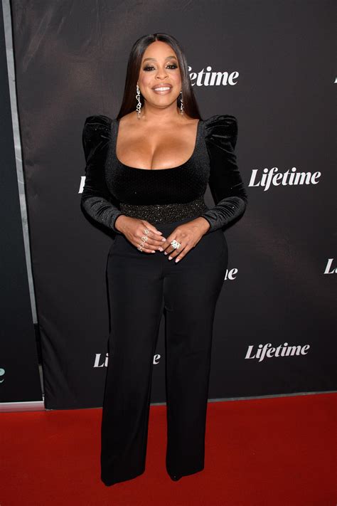 Marry Dine Smash Niecey Nash Lipstick Alley