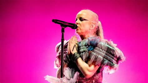 Nach Tour Absage Von Garbage So Steht Es Um Shirley Mansons Gesundheit