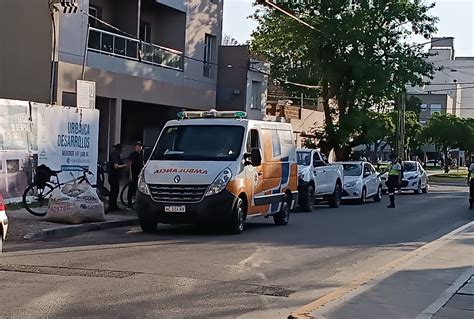 Chocó Con Su Moto Y Se Escapó Dejando A Dos Personas Lesionadas Una De Ellas Efectivo Policial