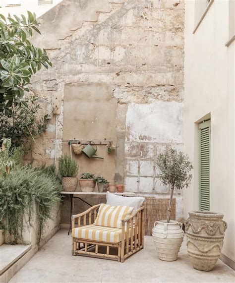 Homeis Ge ურბანული მეტარეალიზმი „თემქის არაშენდა“ რა შეიძლება იყოს იმაზე მიმზიდველი