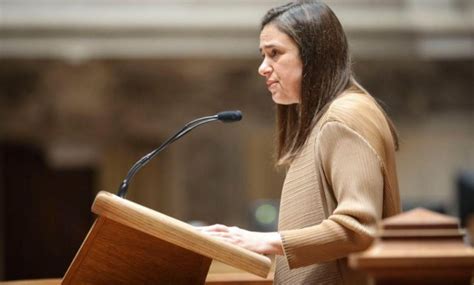 Lisboa Filipa Roseta Entrega As Primeiras 7 Habitações No âmbito Do Programa De Renda Acessível