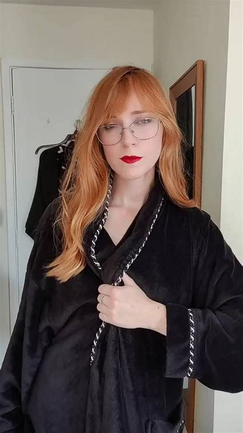 Do You Like Me In Green Scrolller