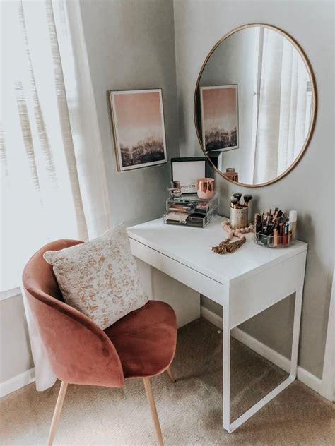 22 Aesthetic Diy Vanity Ideas For Your Bedroom Why Its Good Feng Shui