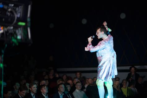 Galerii Florian Wahl Esitles Kinos Sõprus Uut Albumit Katarsis Garanteeritud Muusika Err