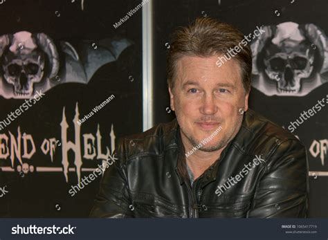 Lochlyn Munro Shannon