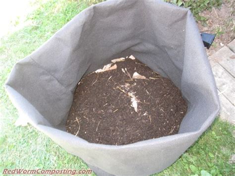 Compost Sak Vermicomposting 07 15 11 Red Worm Composting