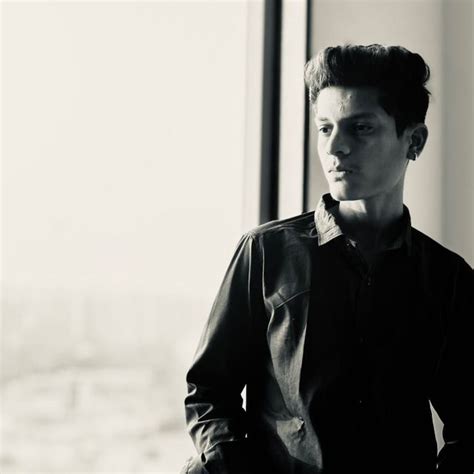 ᴄʀᴇᴀᴛᴇ ᴜɴɪx📷 Indar 09 • Threads Say More