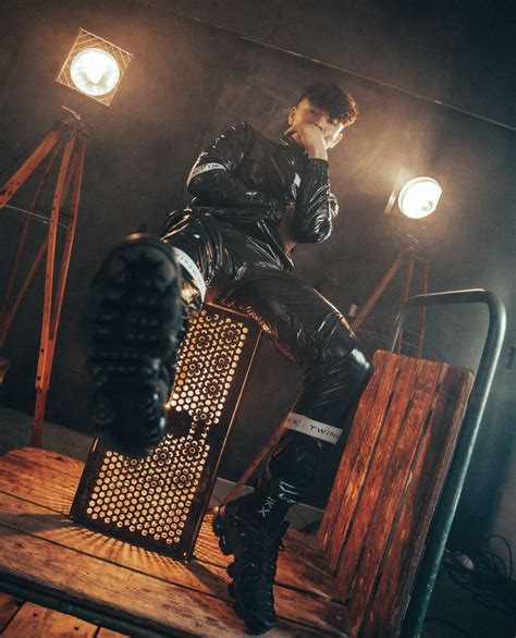 Pin Auf Shiny Nylon Div