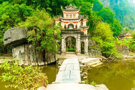 Visite De La Pagode Bich Dong Agence De Voyage Francophone Au Vietnam