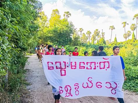 ရွှေနွယ်သွေး သပိတ် စစ်ကြောင်း စစ်အာဏာရှင် တော်လှန်ရေး ချီတက် ဆန္ဒပြ Khit Thit Media