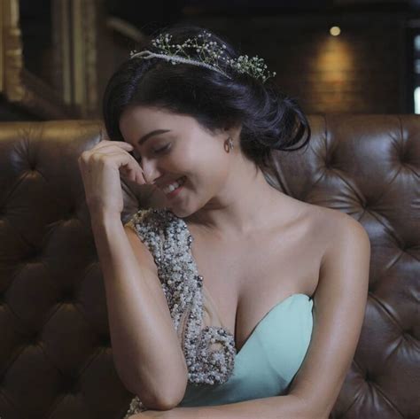 In Pics Archana Gupta Between Cute Hot Gulte