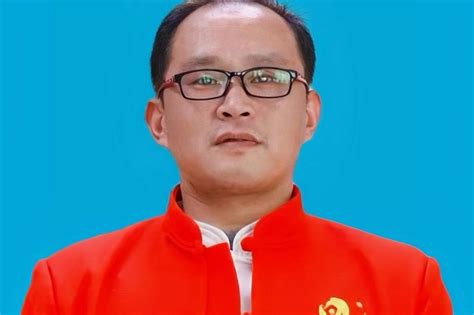 极谦堂五谷老师王楷聊书画的易理功能事业调整和生活和谐 笔迹 进行