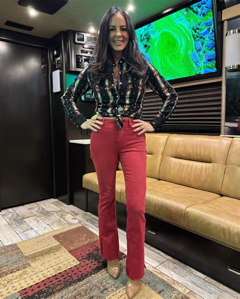 Sara Evans Had A Great Time Visiting With And Singing For Siriusxm And Alskop ️💚 ️💚 Instagram