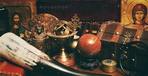 Lily Blinz At Patron Hunt — Find Your Next Favorite Indie Creator