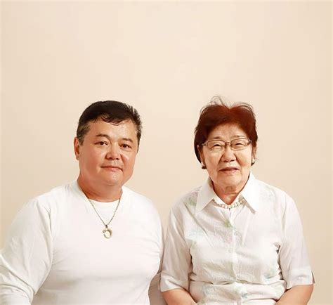 Миний ээж хөөрхөн Added A New Photo Миний ээж хөөрхөн