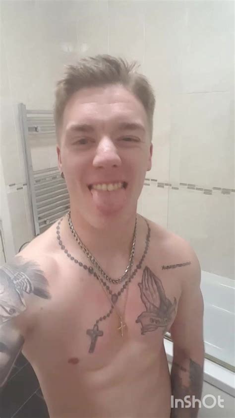 Young Str8 British Teen Lad Lil D Shows Off His Thick Pole To His Fans