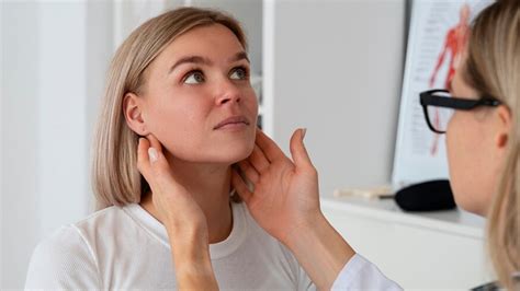 हाइपोथायरायडिज्म और हाइपरथायरायडिज्म में अंतर Hypothyroidism Vs