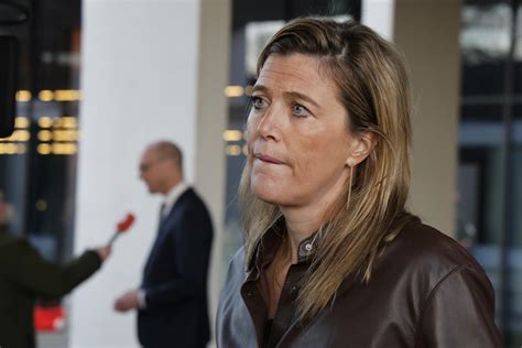 Gouvernement Fédéral Un Kern 100 Masculin Pas Limage Que Lon