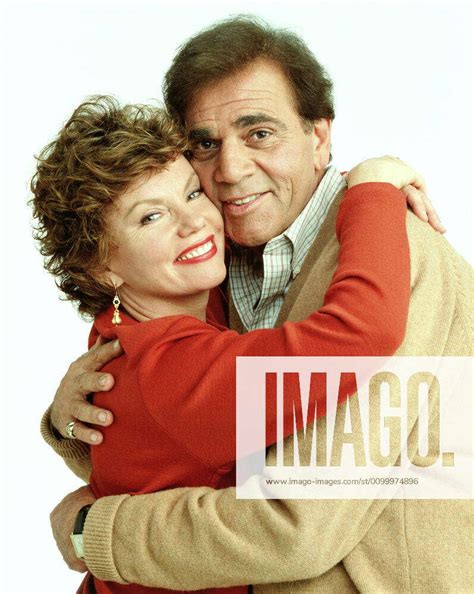 Sibs Marsha Mason Alex Rocco 1991 92 Gracie Films Courtesy Everett Collection Gracie Films