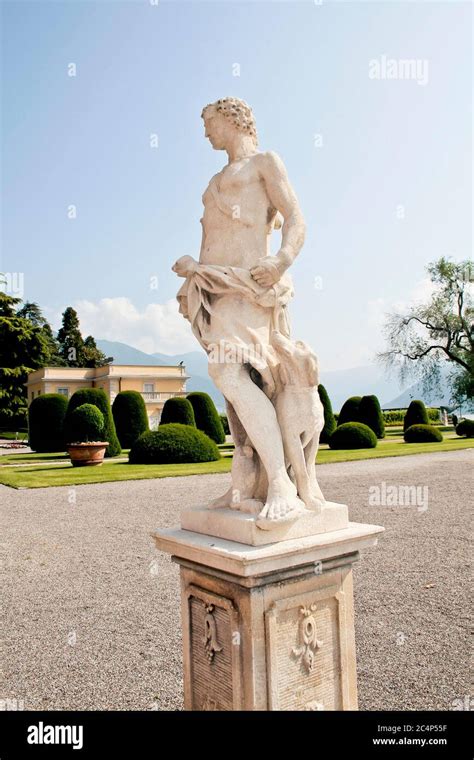 Statuen Im Garten Der Villa Olmo Fotos Und Bildmaterial In Hoher Auflösung Alamy