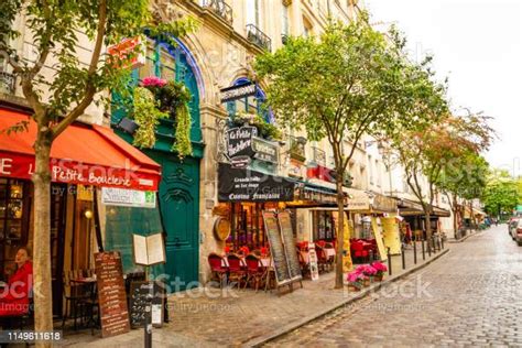 라틴 쿼터 등이 있습니다 파리에서 오래 된 전통 파리의 집과 카페 중 좁은 거리 프랑스 파리 일 드 프랑스에 대한 스톡 사진 및 기타 이미지 파리 일 드 프랑스 서점
