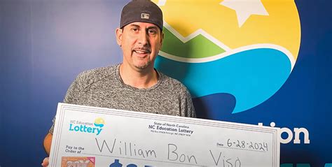 Американець вирішив зберегти традицію і виграв 250 тисяч у лотерею Читайте на Ukr Net