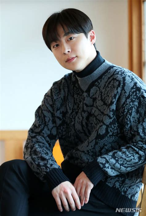 뉴시스와 인터뷰 갖는 배우 배인혁