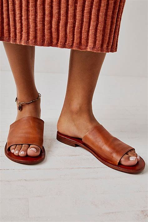 Vicente Slide Sandals Slip On Sandal Slide Sandals Brown Leather