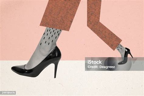흑인 흰색 색상 털이 많은 여자 다리 걷기 바지 하이힐 독창적 인 배경에 고립 된 복합 콜라주 사진 3차원 형태에 대한 스톡 사진 및 기타 이미지 Istock