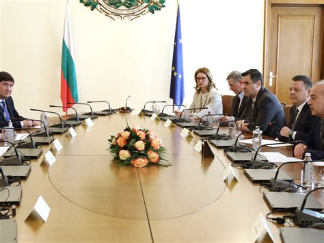 Премиерът Гълъб Донев се срещна с представители на ръководството на Лукойл