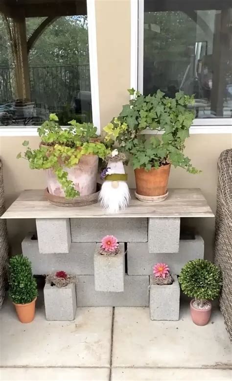 DIY Cinder Block Table Ideas Tutorial Included Diy Garden Decor Projects Diy Outdoor Table