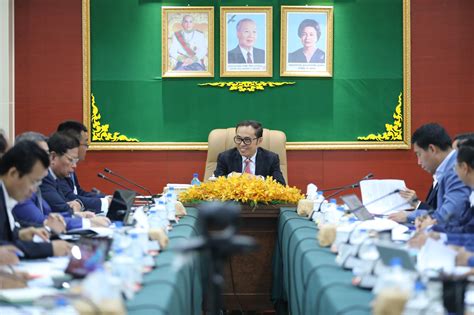 ឯកឧត្តមរដ្ឋមន្ត្រីក្រសួងសាធារណការ និងដឹកជញ្ជូន អញ្ជើញចូលរួមកិច្ចប្រជុំអន្តរក្រសួង ដើម្បីពិនិត្យ