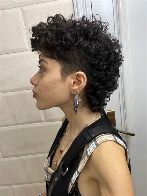 Women Curly Mullet Haircut Shaved Curly Hair Short Curly Haircuts
