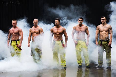 Firefighters Calendar Australia” I Pompieri Posano Per