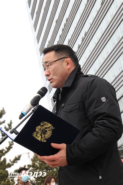 ФОТО Нийслэлийн анхны шав тавьсан “Мэлхийт” хөшөө