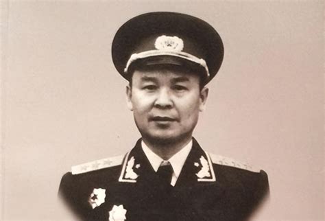1958年毛主席视察广西，省长韦国清试探问：主席，您敢吃蛇羹吗？