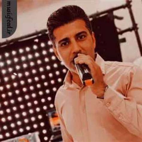 دانلود اهنگ من دارم چه عشقی یه مو بلند مشکی که یه تار موشو نه نمیدم به هیشکی متن 320