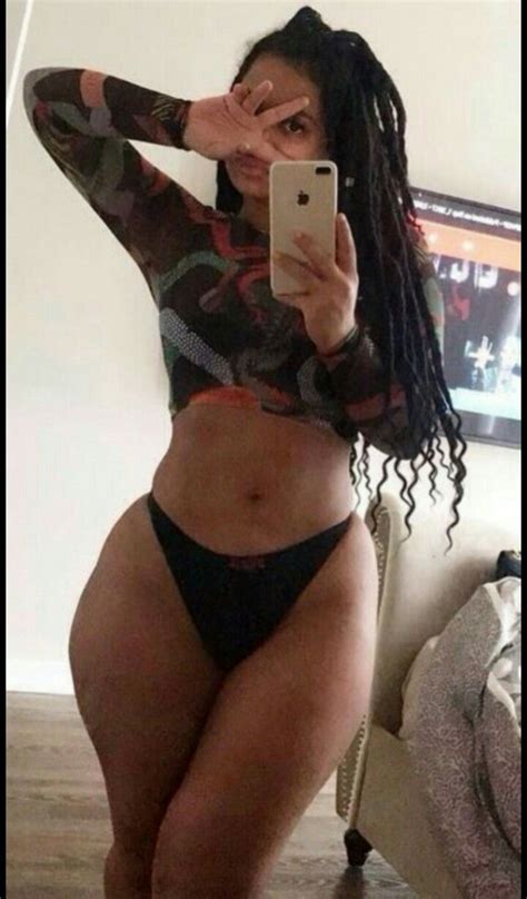 7 Hot Sexy Raychiel Bikini Pics