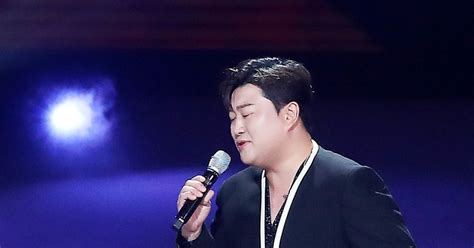 김호중 개그맨·래퍼와 유흥업소 텐프로 방문→콘서트서 후회 심경 고백 종합