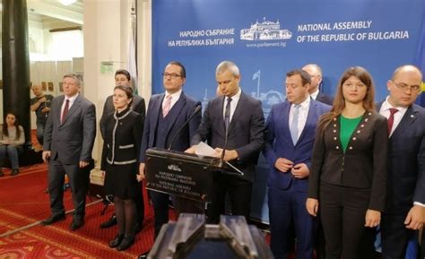 Възраждане и БСП ще сезират КС за изпращането на военна помощ на