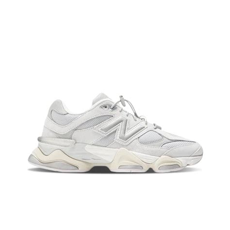 뉴발란스 9060 그레이 라일락 솔드아웃 뉴발란스