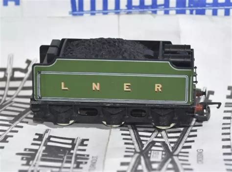 Hornby Lner Class B17 D49 Locomotive Footballer Class Tender Only Working £40 24 Picclick Uk